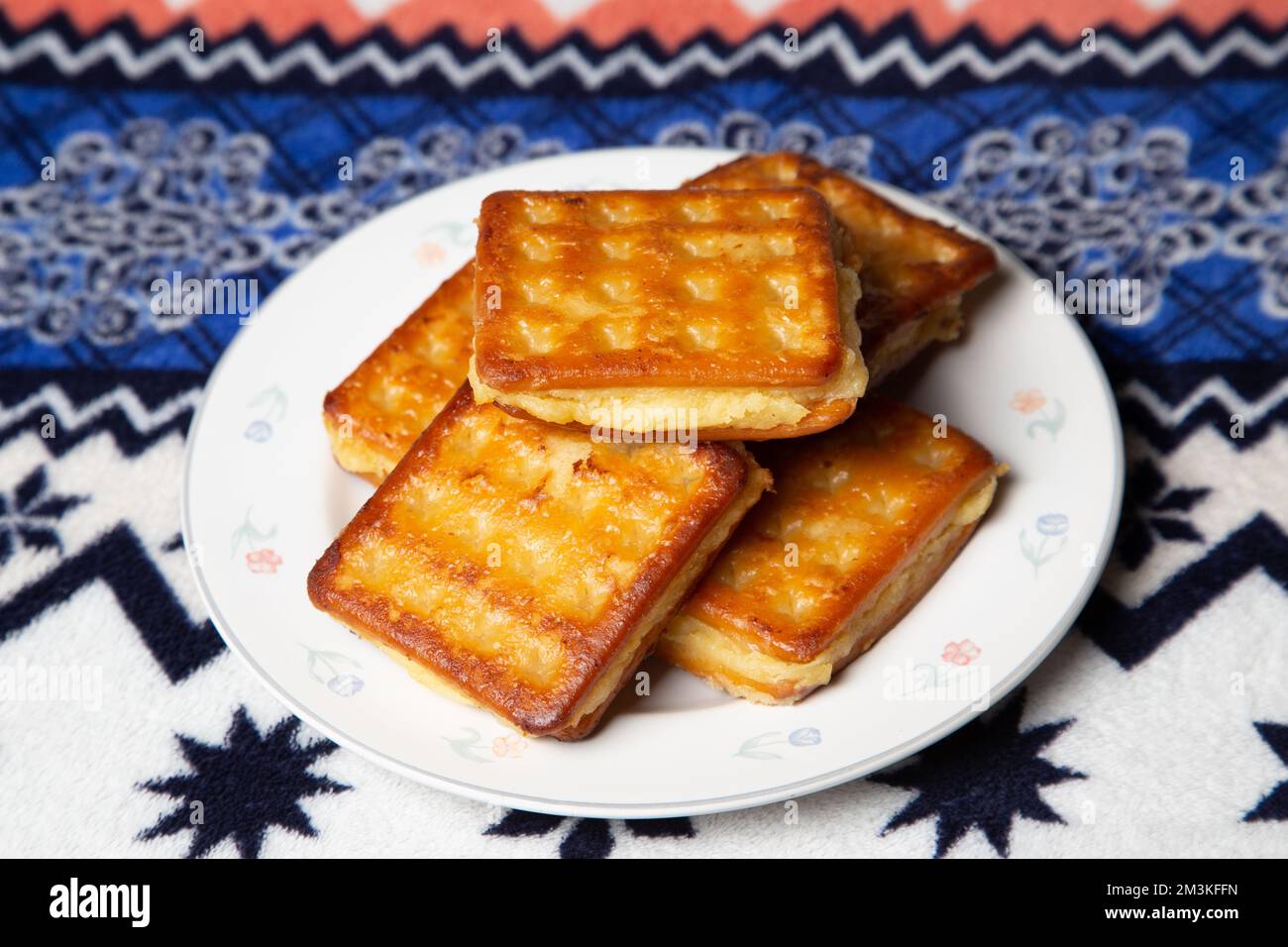 Gabin Cake Filled with Tape, a traditional food from Samarinda City ...