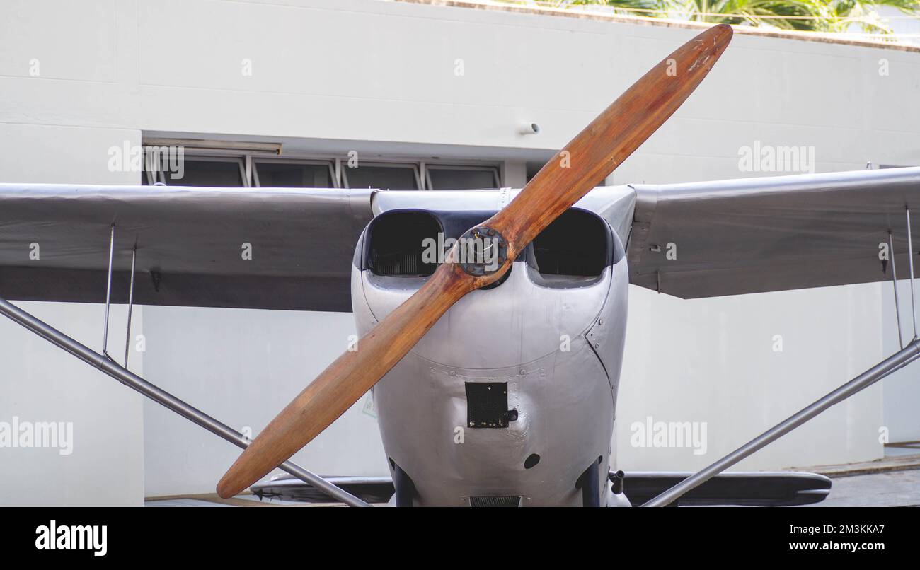 The front propeller of the military aircraft Stock Photo - Alamy