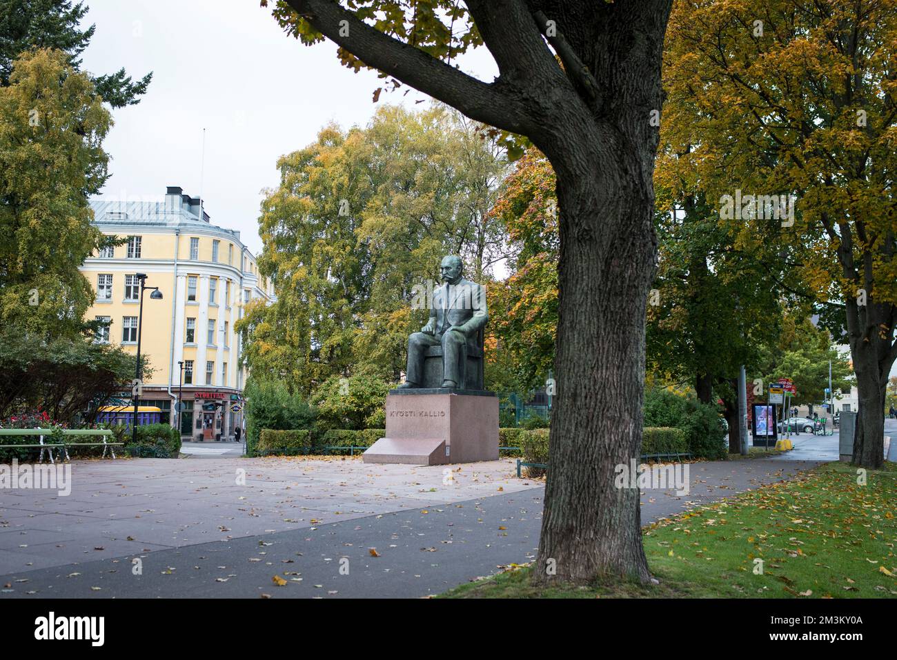 Statue of Kyosti Kallio, Finnish politician Stock Photo - Alamy
