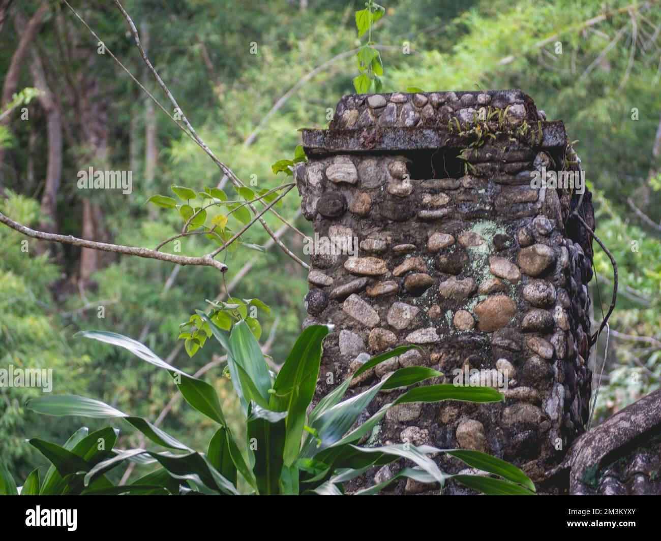 Octagonal stone structure hi-res stock photography and images - Alamy