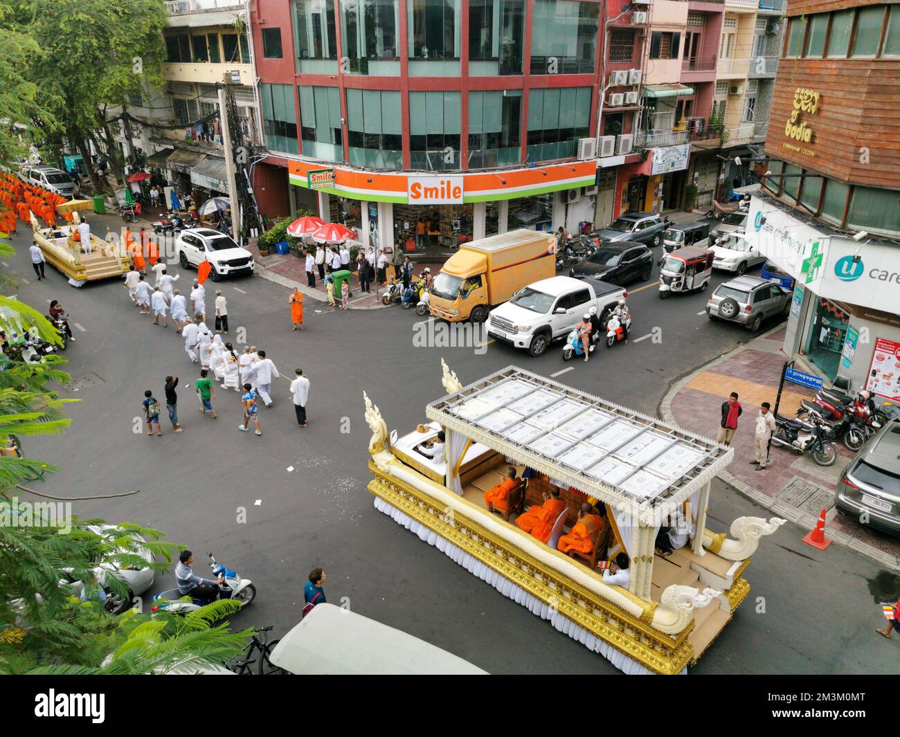 Phnom Penh, Cambodia - December 3, 2022: Buddhist monk funeral on Preah ...