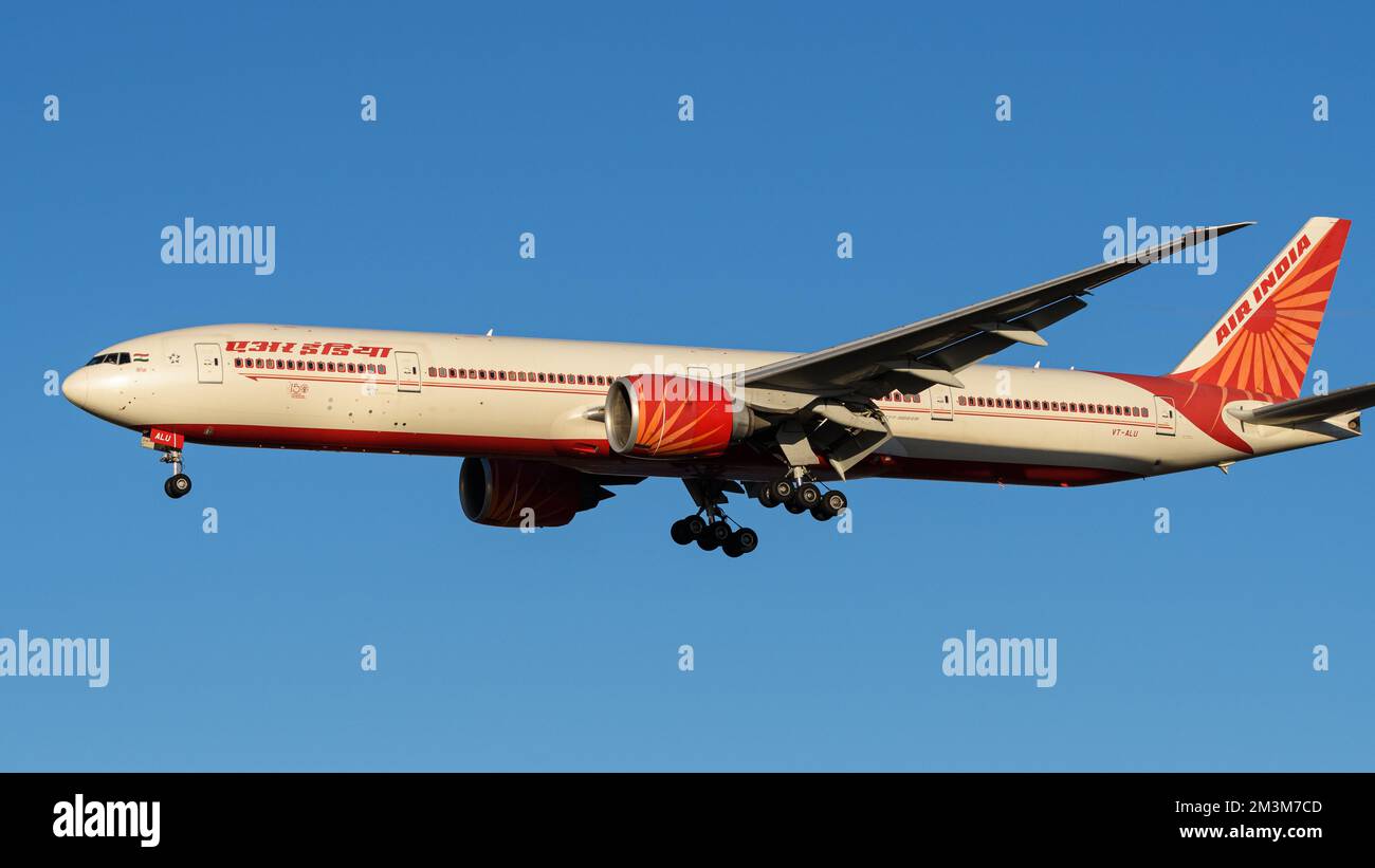 Air india boeing 777 300er hi-res stock photography and images - Alamy