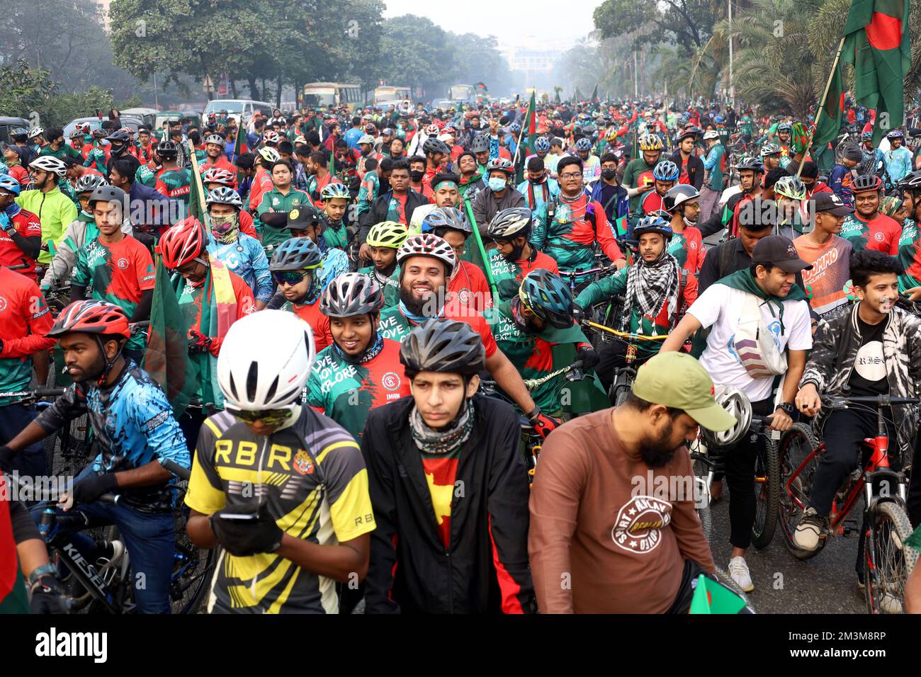 Dhaka, Dhaka, Bangladesh. 16th Dec, 2022. Hundreds of cyclists ...