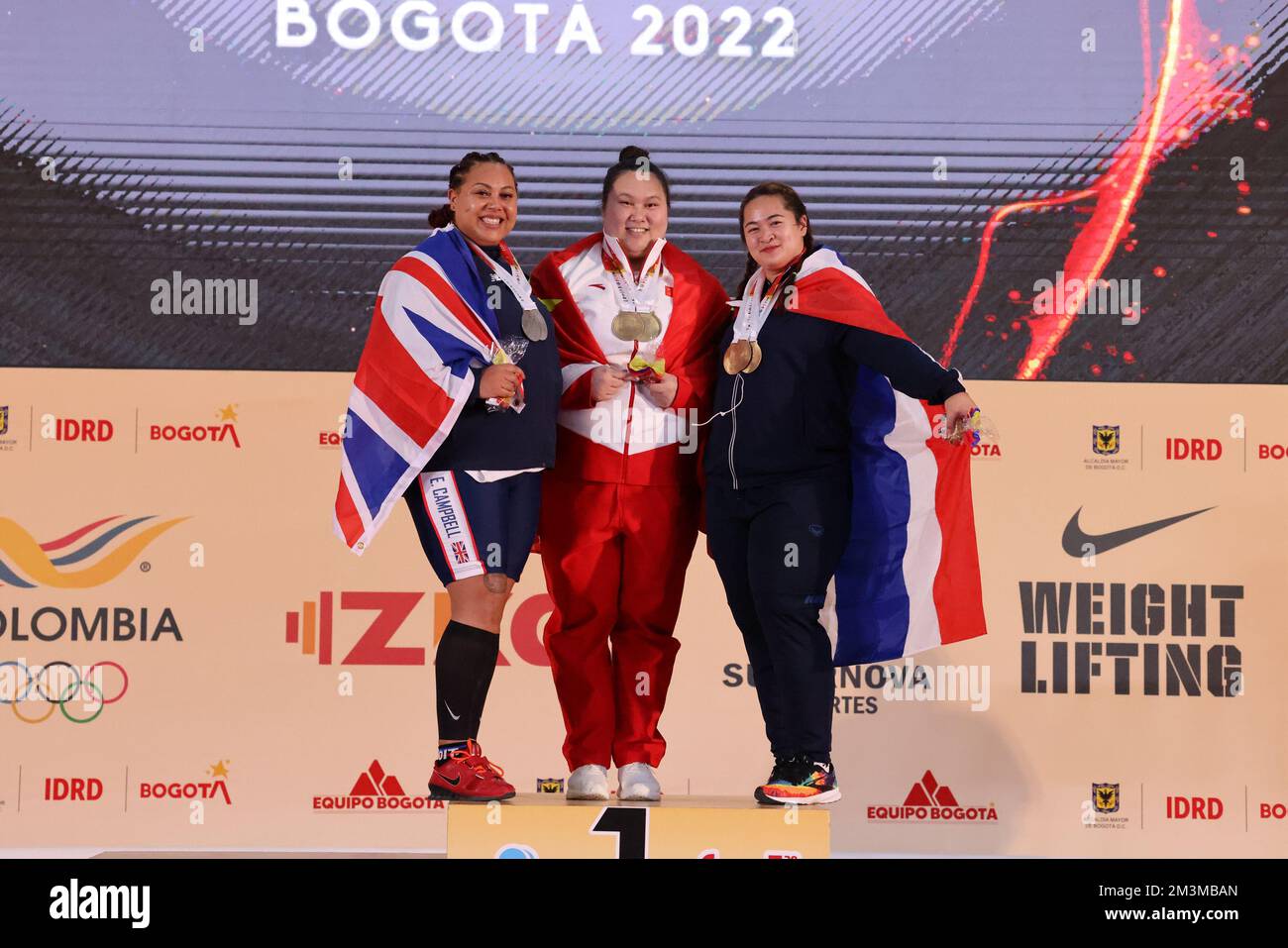 Bogota, Colombia. 15th Dec, 2022. Li Wenwen (C) of China poses for ...