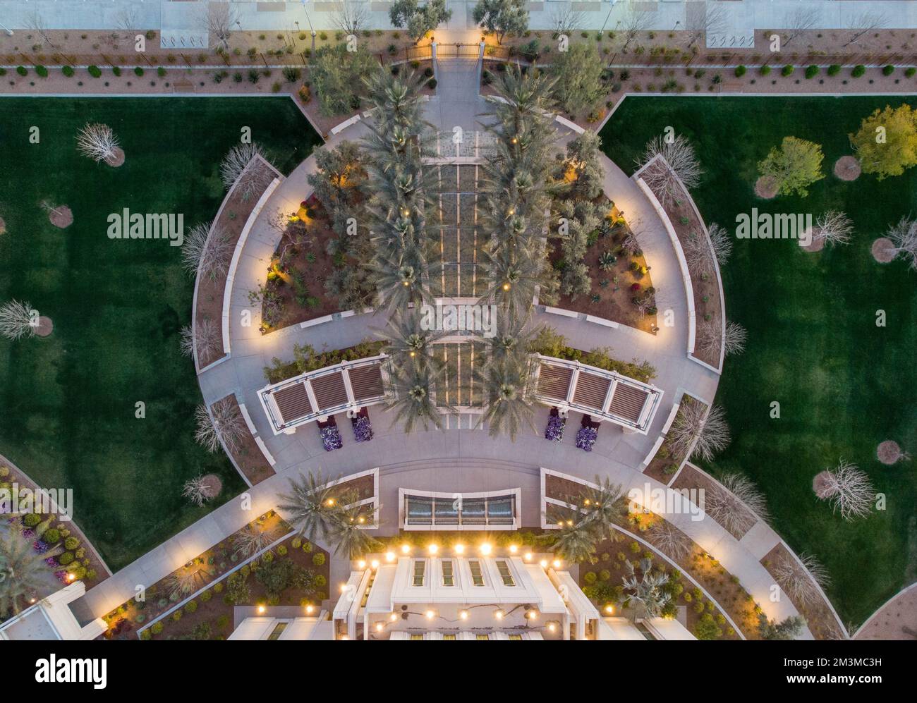 Gilbert arizona temple hi-res stock photography and images - Alamy