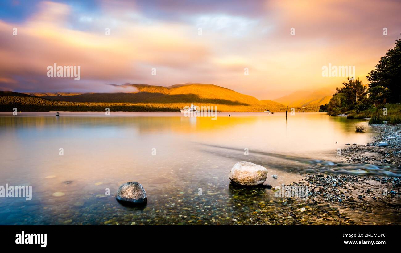 Beautiful Morning Scene of Lake Te Anau Stock Photo - Alamy