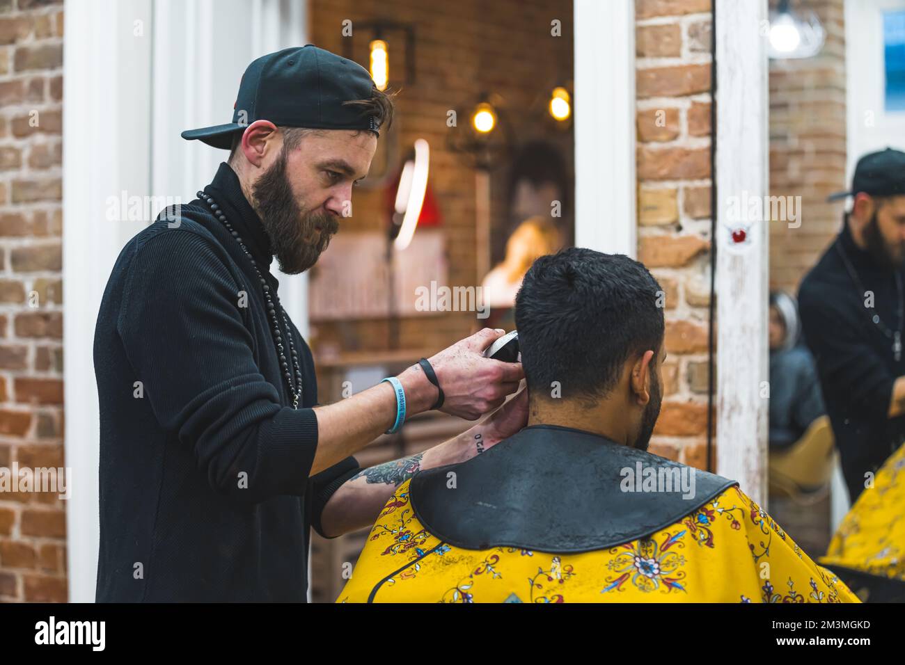 A hairdresser and a hat shop photo hi-res stock photography and images ...