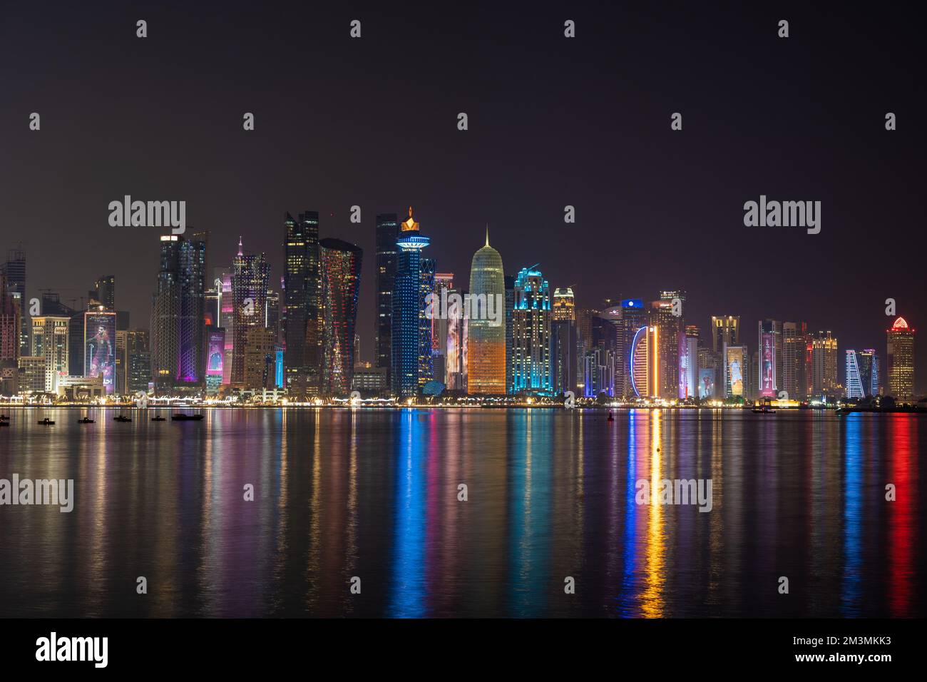 Night scene skyline doha hi-res stock photography and images - Alamy