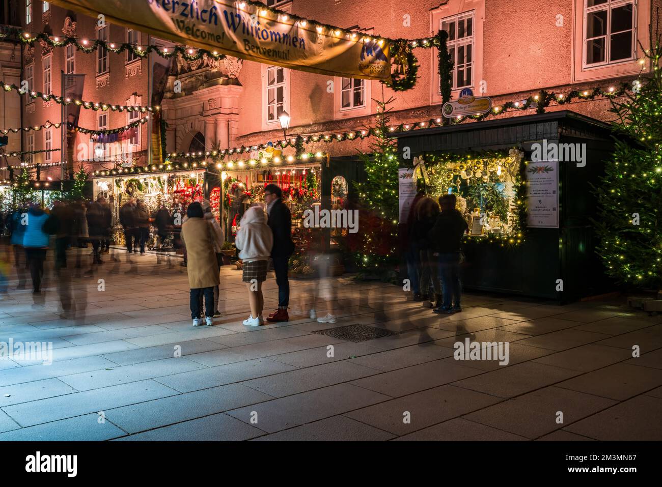 SALZBURG, AUSTIRA - DECEMBER 04, 2022: The Christkindlmarkt on Domplatz ...