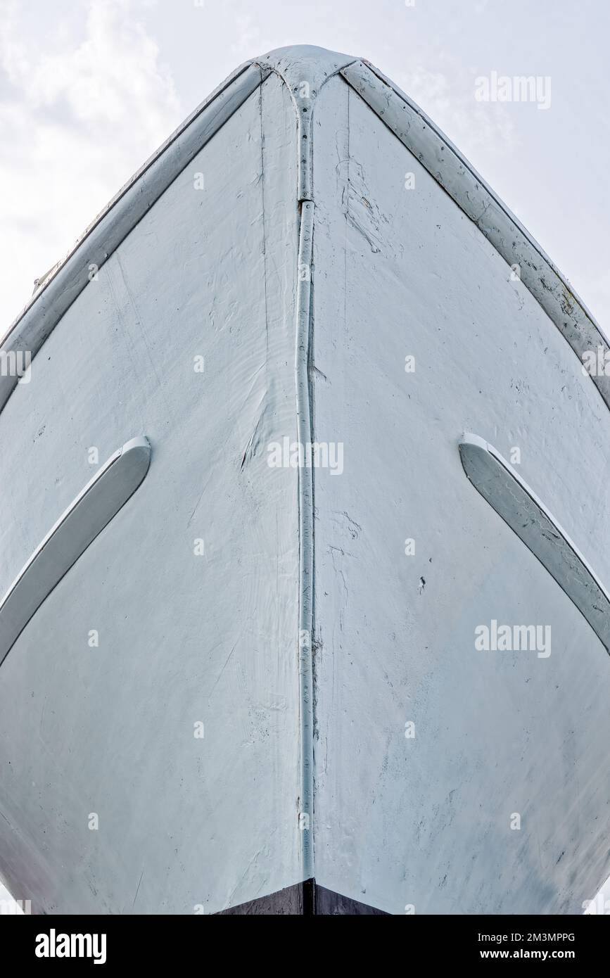 Ship front view bow hi-res stock photography and images - Alamy