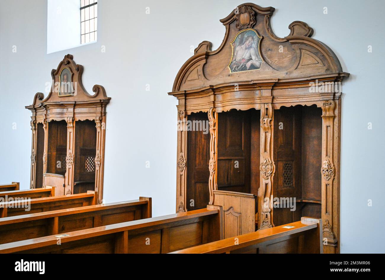 Beichtstuhle hi-res stock photography and images - Alamy