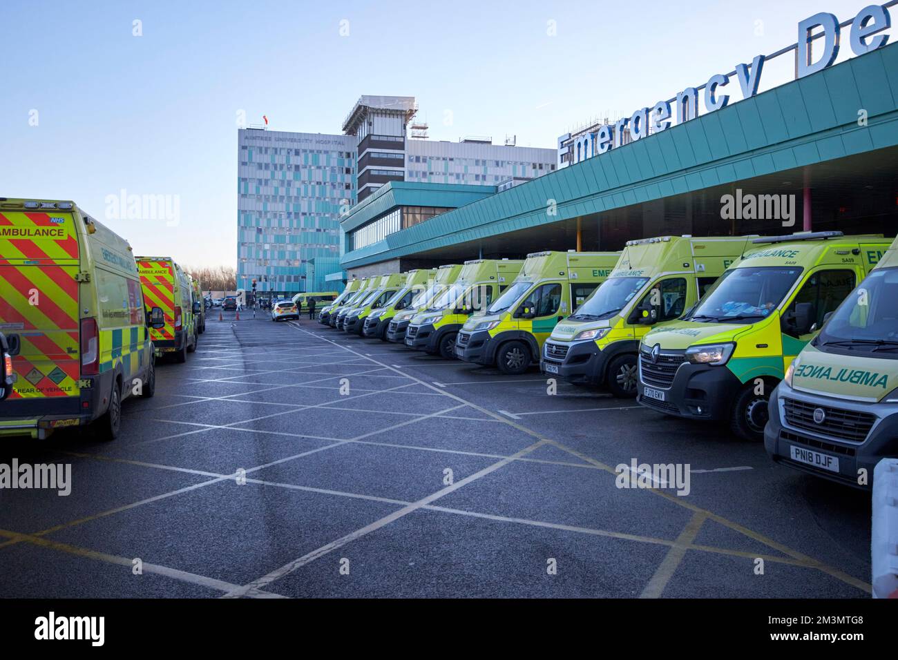 Nhs ambulance hospital queue hi-res stock photography and images - Alamy