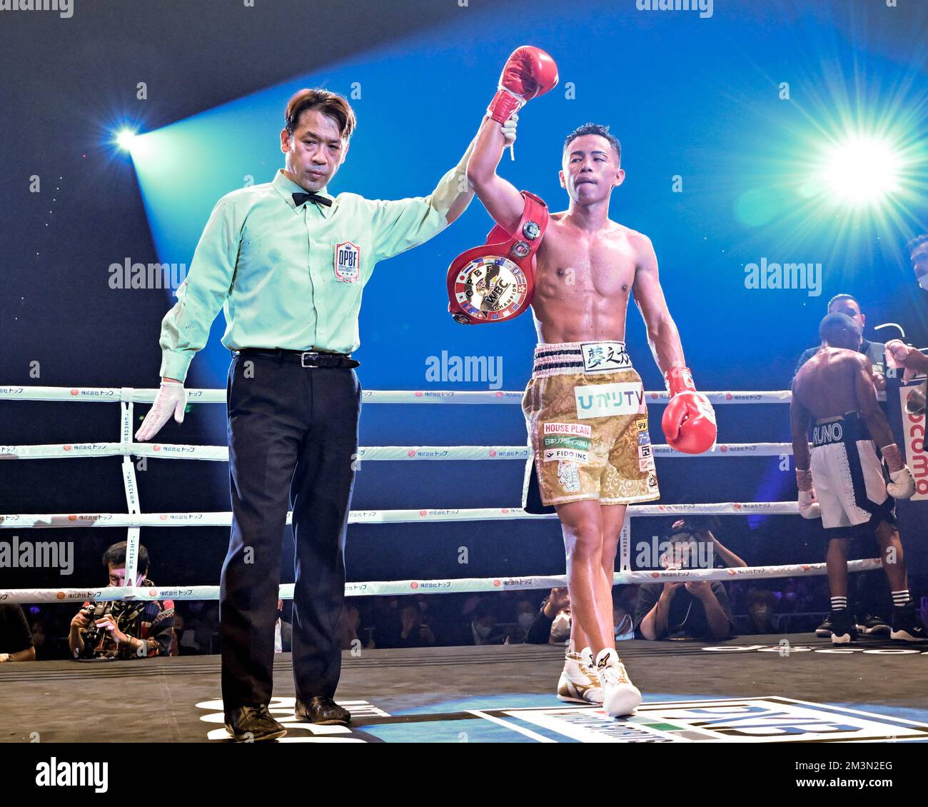 Tokyo, Japan. 13th Dec, 2022. Champion Yoshiki Takei won the OPBF Super bantamweight boxing ...