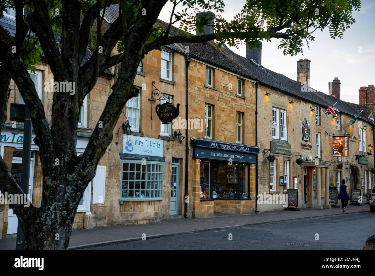 Rodesdale Arms Grade II listed building in Moreton-in-Marsh, Cotswolds ...