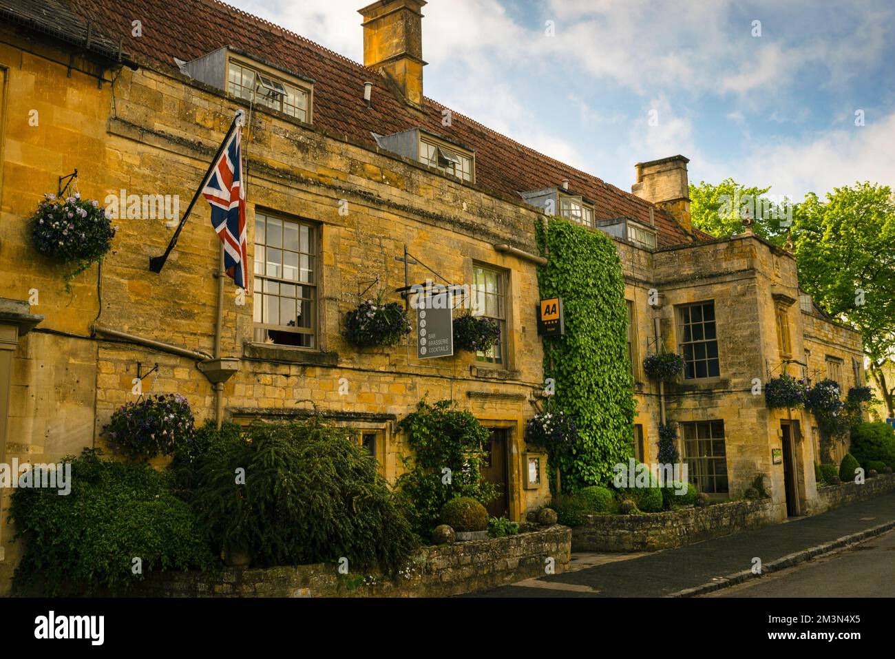 Canted window hi-res stock photography and images - Alamy