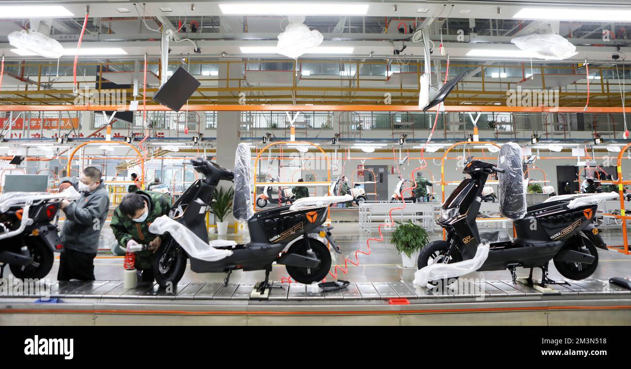 CHONGQING, CHINA - DECEMBER 16, 2022 - Employees work on a production ...