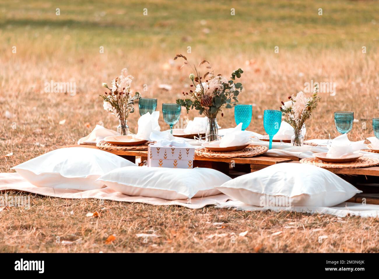Photographing the bride date hi-res stock photography and images - Alamy