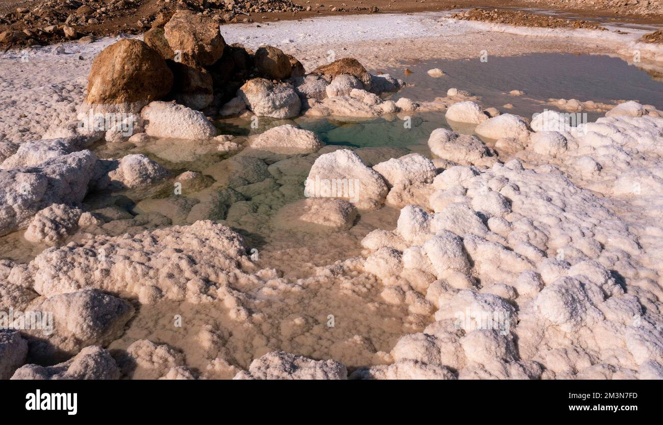 Waters and salts of the Dead sea Stock Photo - Alamy