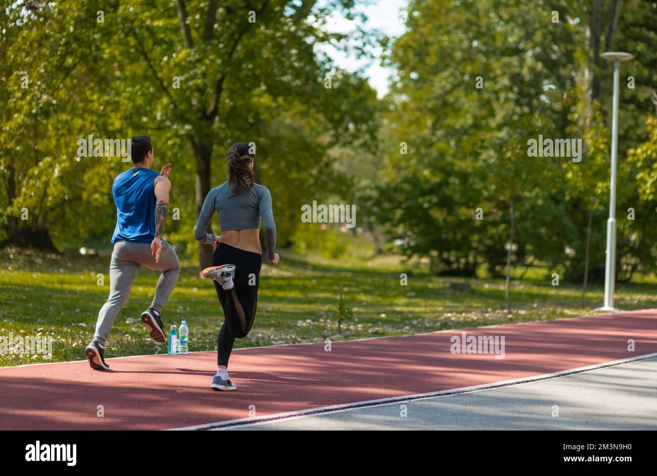 Short track running female hi-res stock photography and images - Alamy