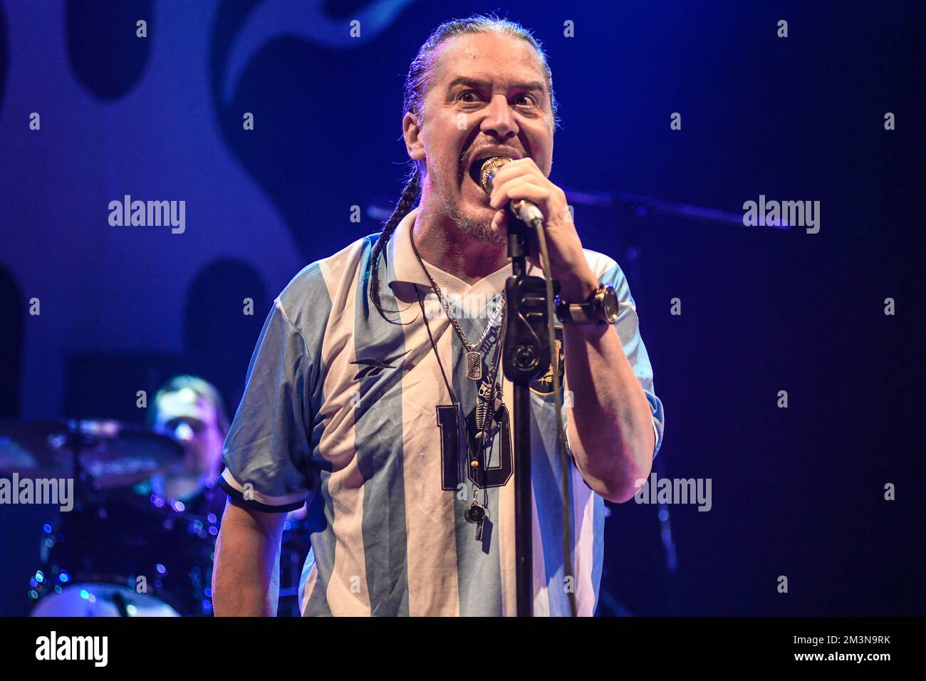 Mike patton singing hi-res stock photography and images - Alamy