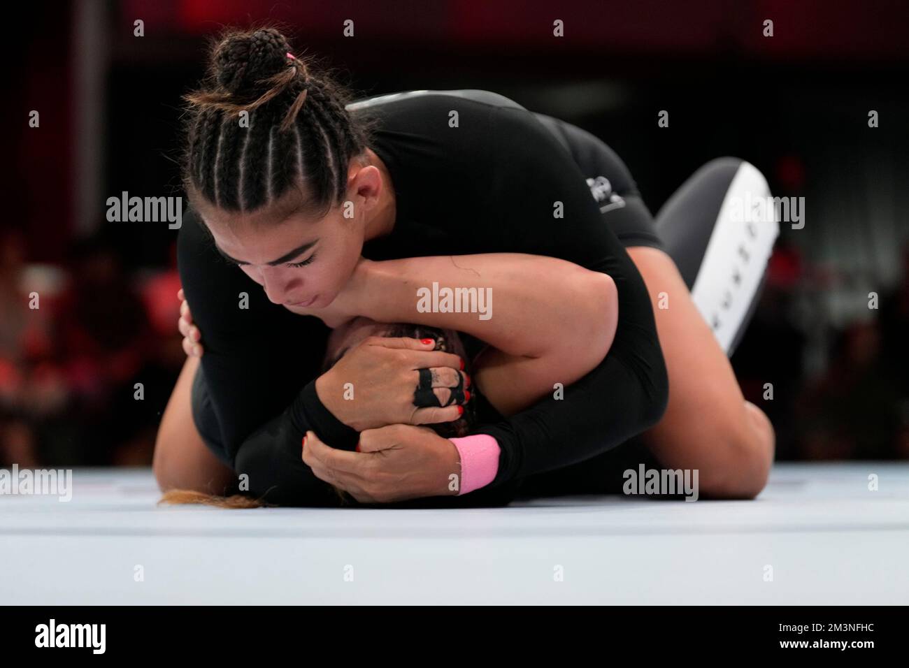 Miesha tate 145lbs and bia mesquita 145lbs hi-res stock photography and ...