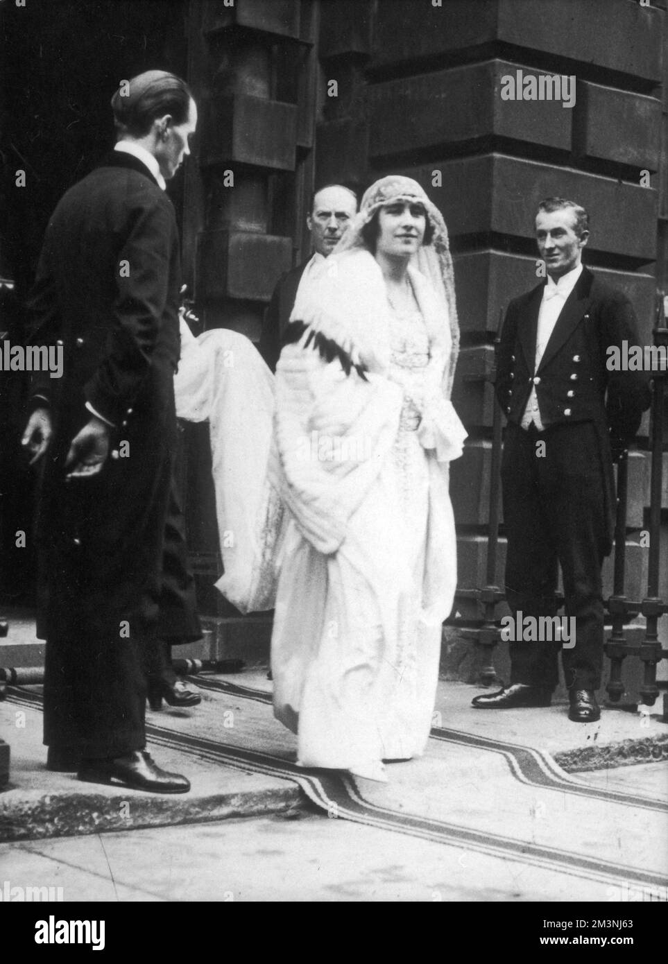 Elizabeth Bowes-Lyon on her wedding day Stock Photo - Alamy