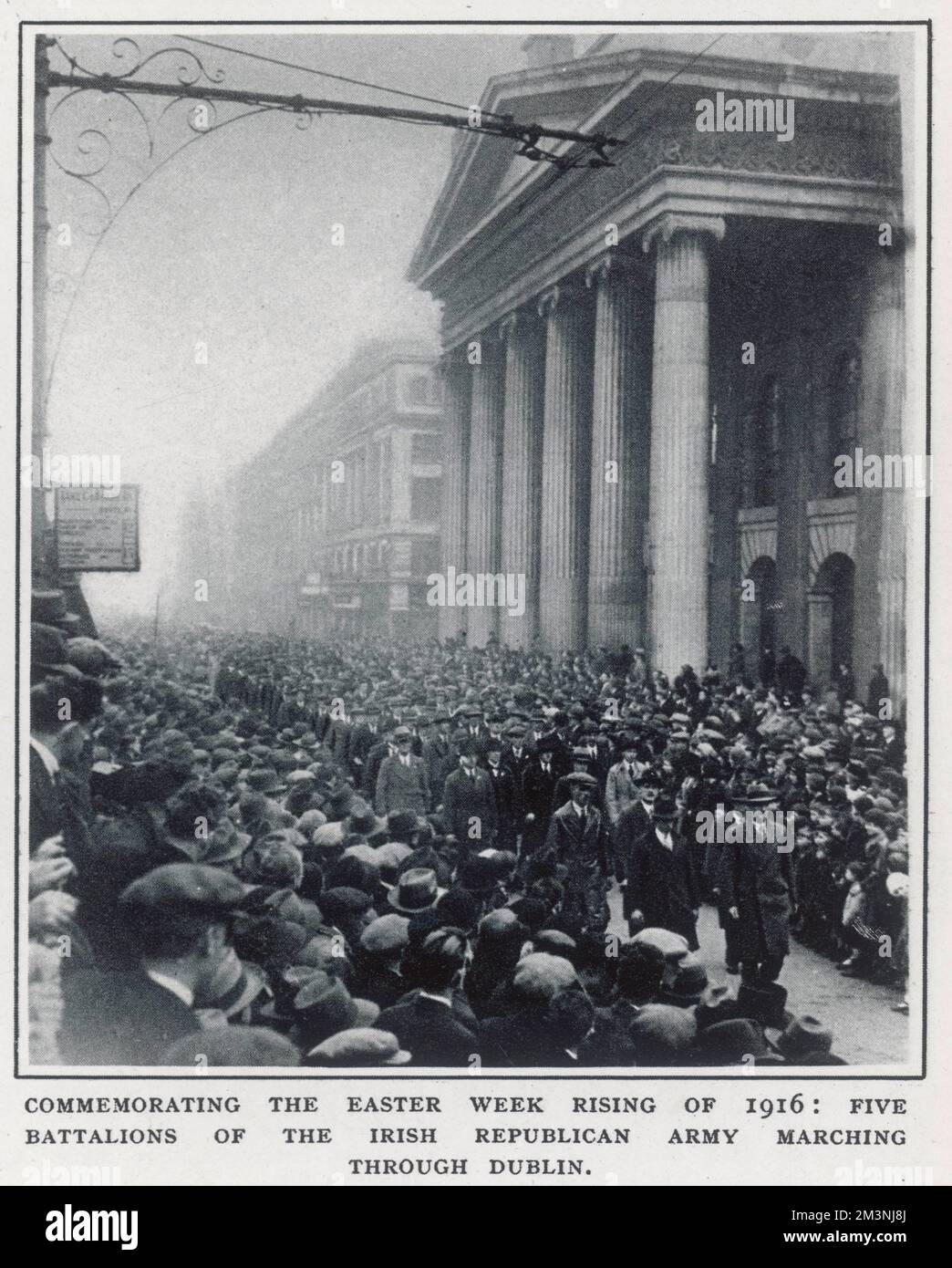 Rising army hi-res stock photography and images - Alamy