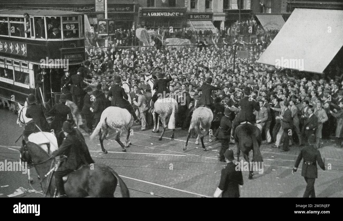Cable Street demonstration 1936 Stock Photo - Alamy