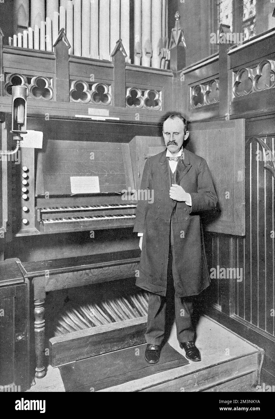 Organist history hi-res stock photography and images - Alamy