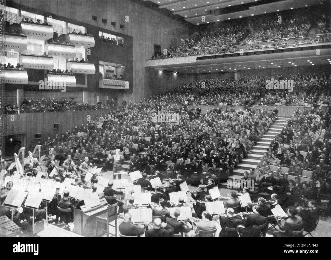 Concert hall orchestra hi-res stock photography and images - Alamy