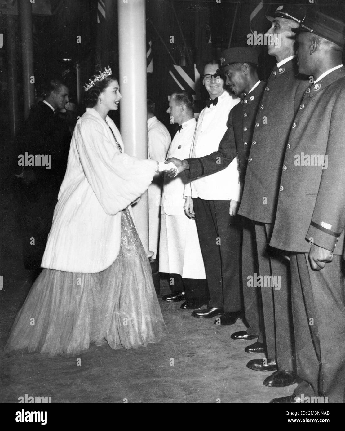 Queen royal tour 1950s hi-res stock photography and images - Alamy