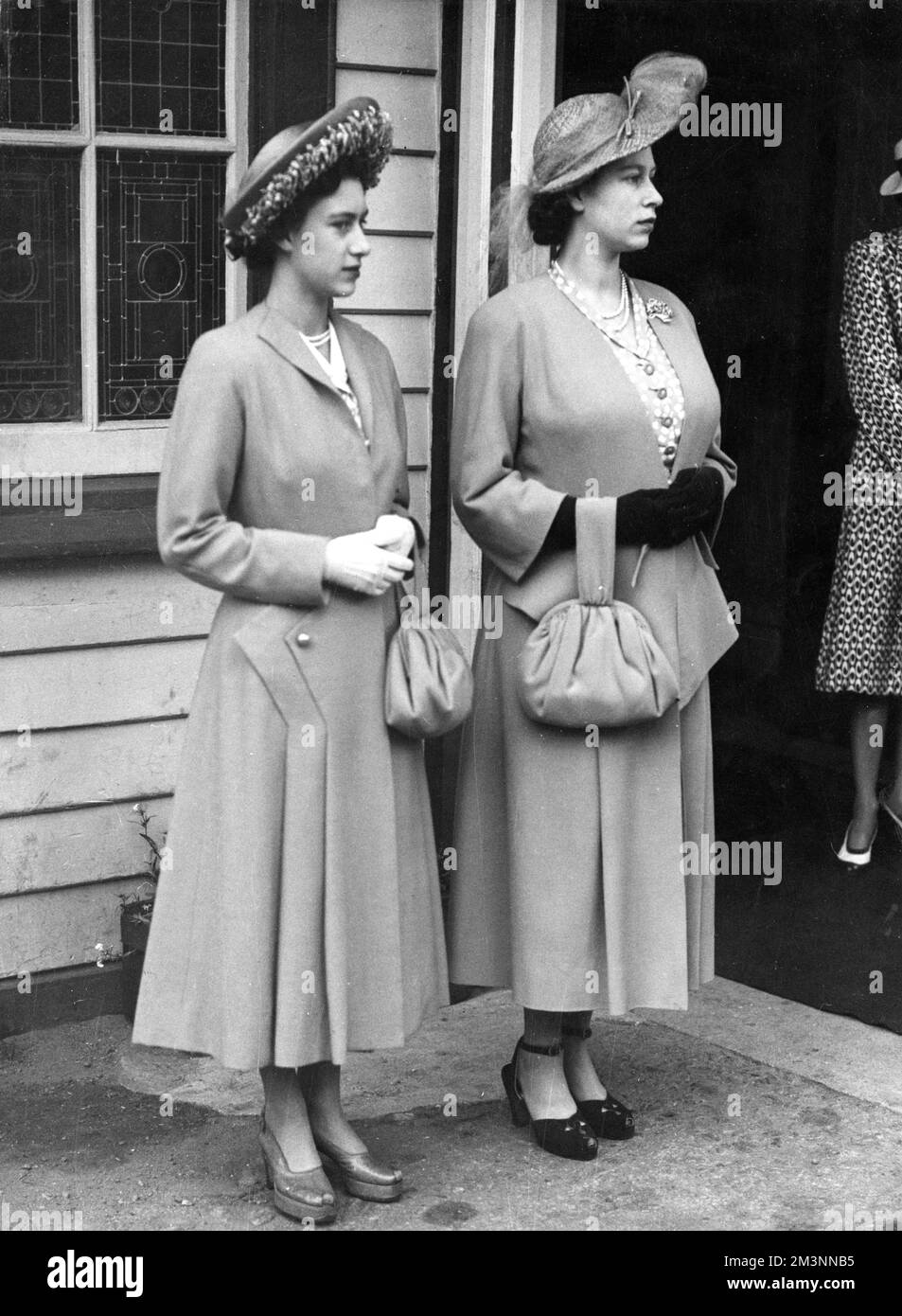 Pregnant queen elizabeth Black and White Stock Photos & Images - Alamy