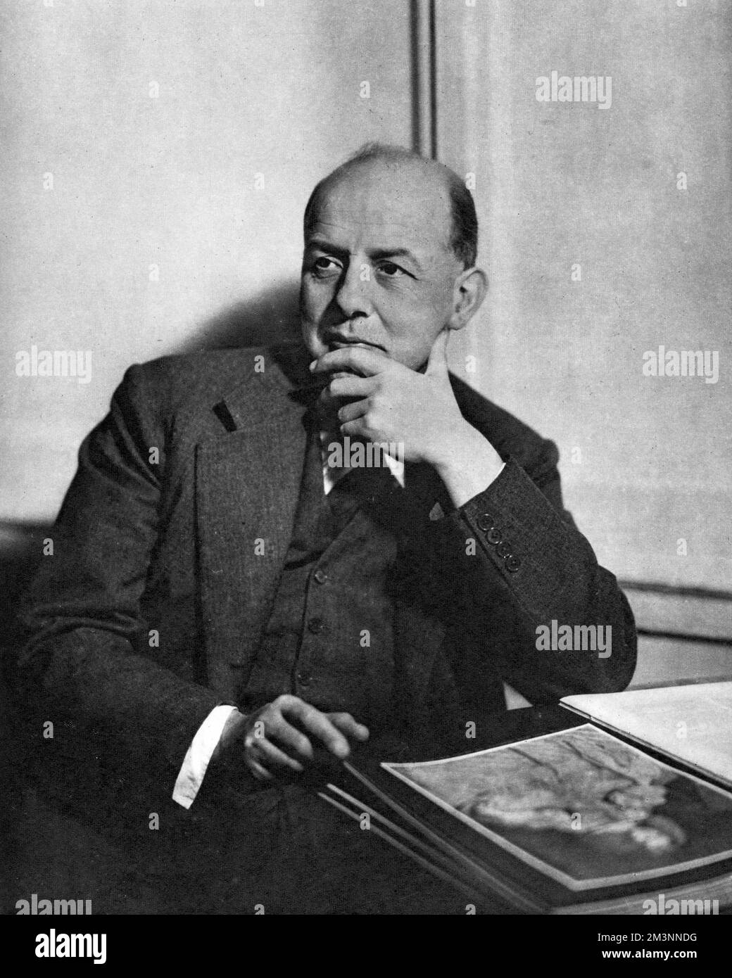 John betjeman poet portrait hi-res stock photography and images - Alamy