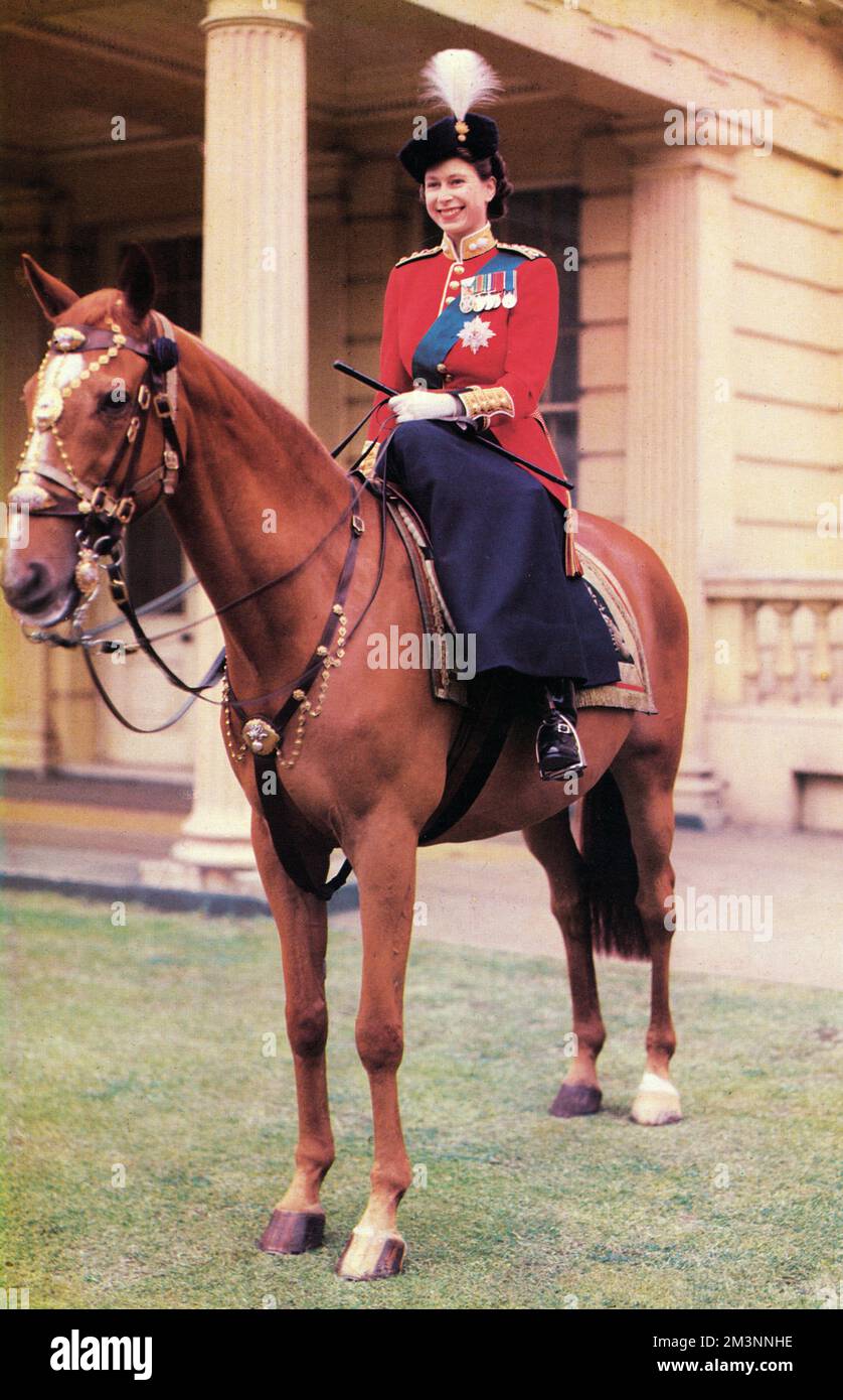 Monarch in uniform hi-res stock photography and images - Alamy