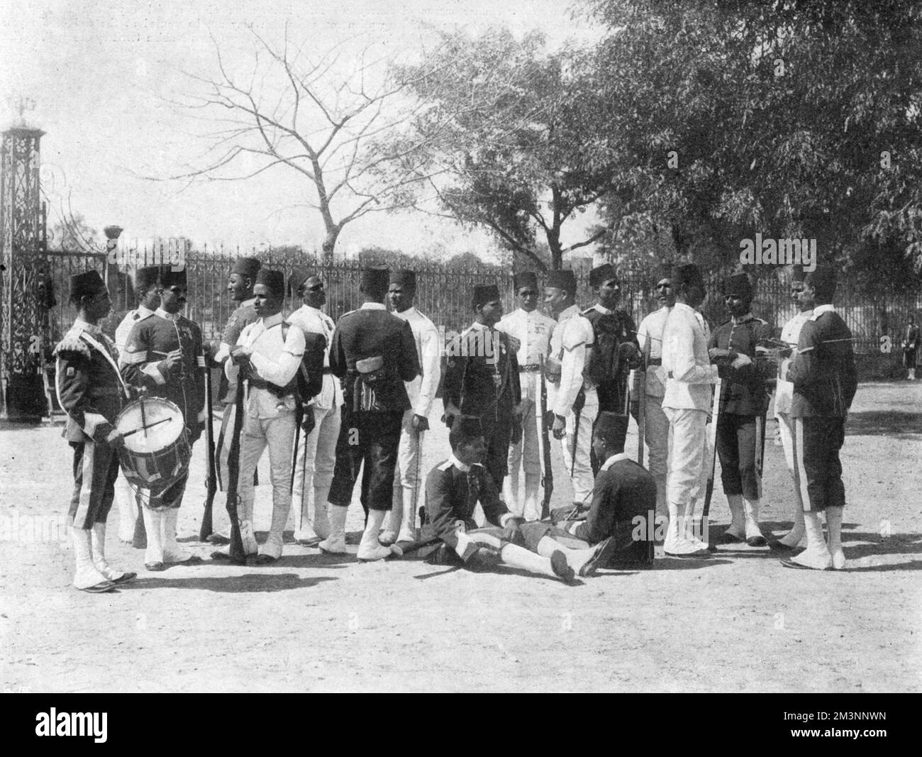 Egyptian troops hi-res stock photography and images - Alamy