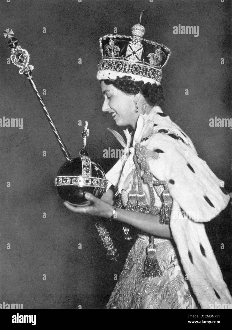 Coronation crowd 1953 Black and White Stock Photos & Images - Alamy