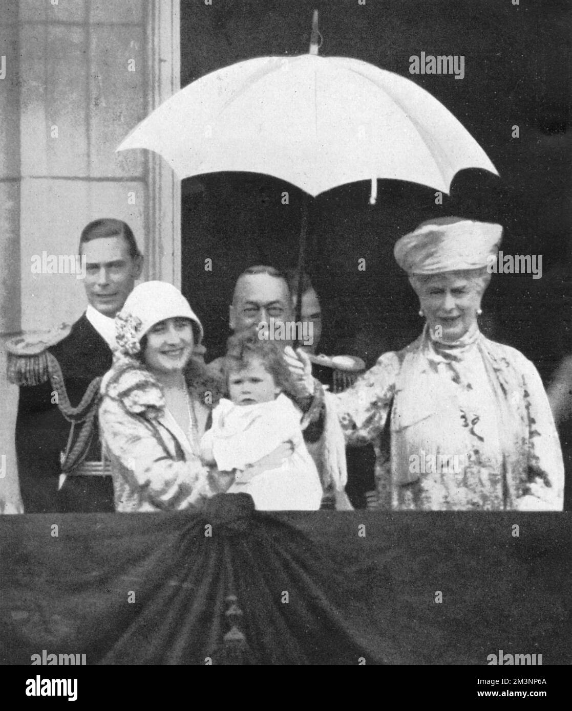 The royal family with baby Princess Elizabeth Stock Photo - Alamy