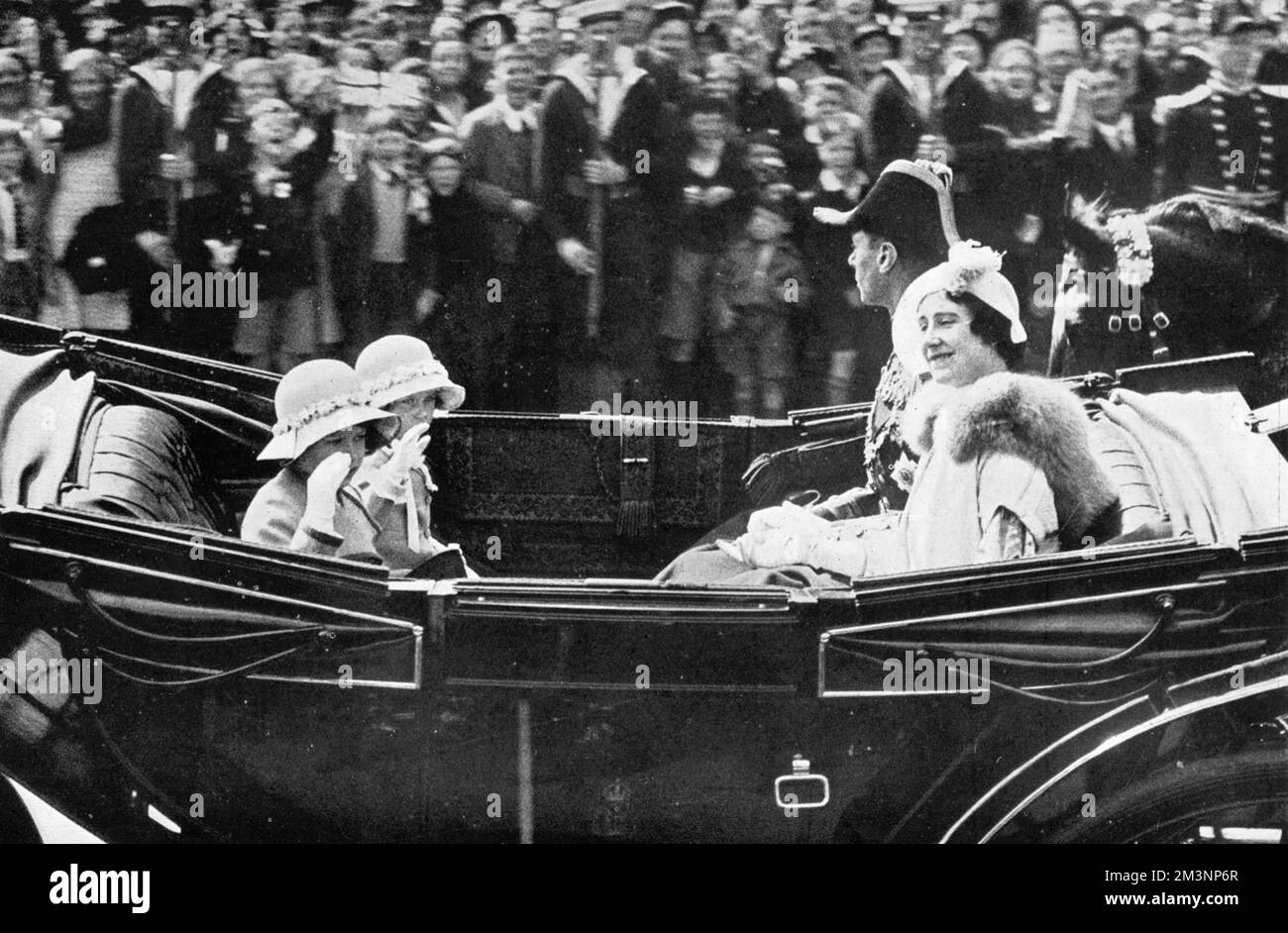 Child waving queen elizabeth hi-res stock photography and images - Alamy