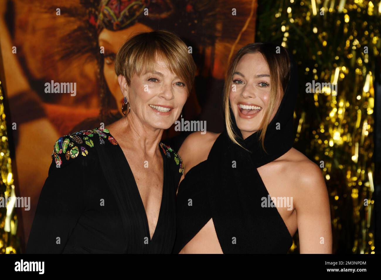 Los Angeles, California, USA. 15th Dec, 2022. (L-R) Sarie Kessler and ...