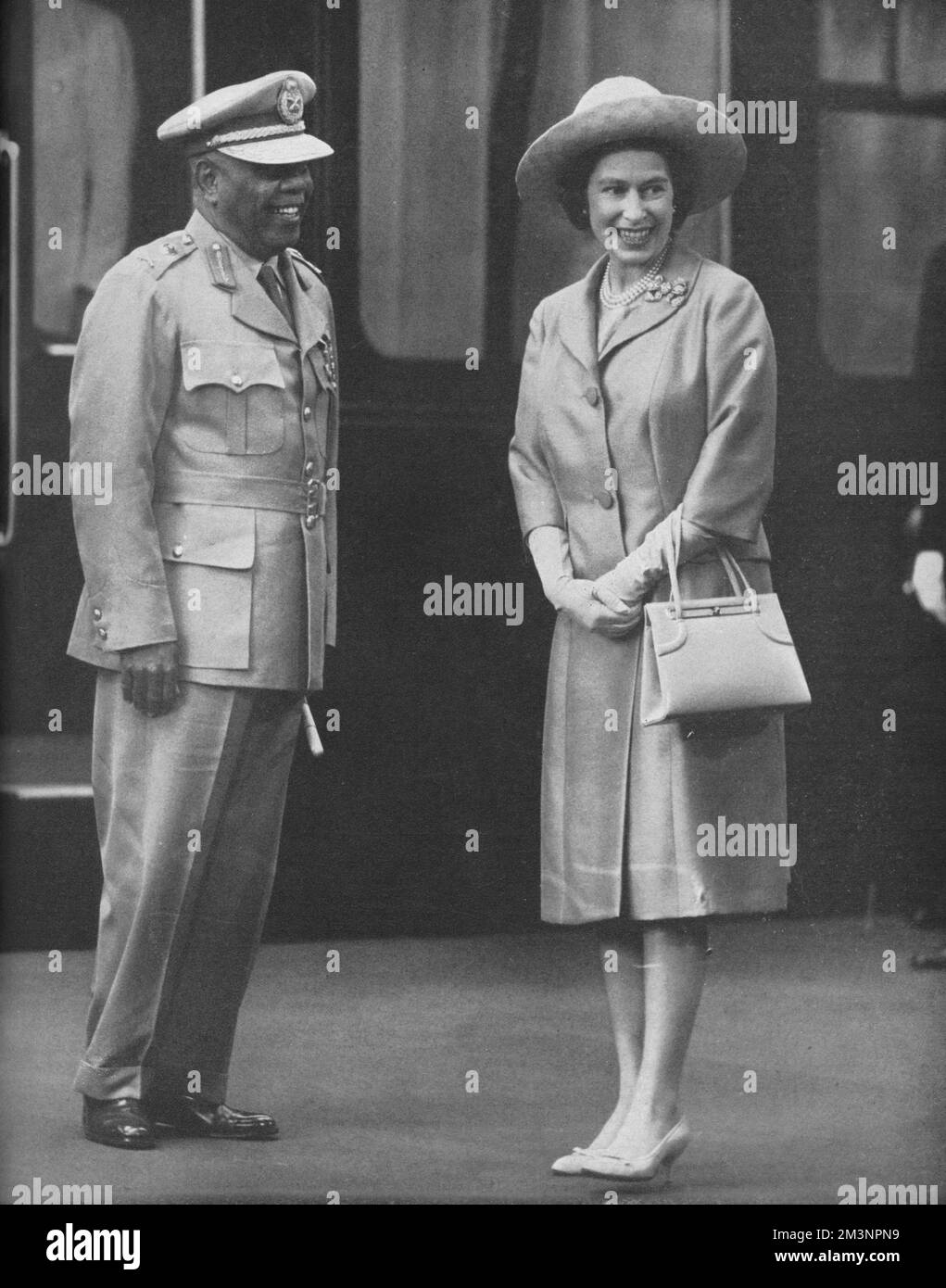 Queen Elizabeth II & President Ibrahim Abboud Stock Photo - Alamy