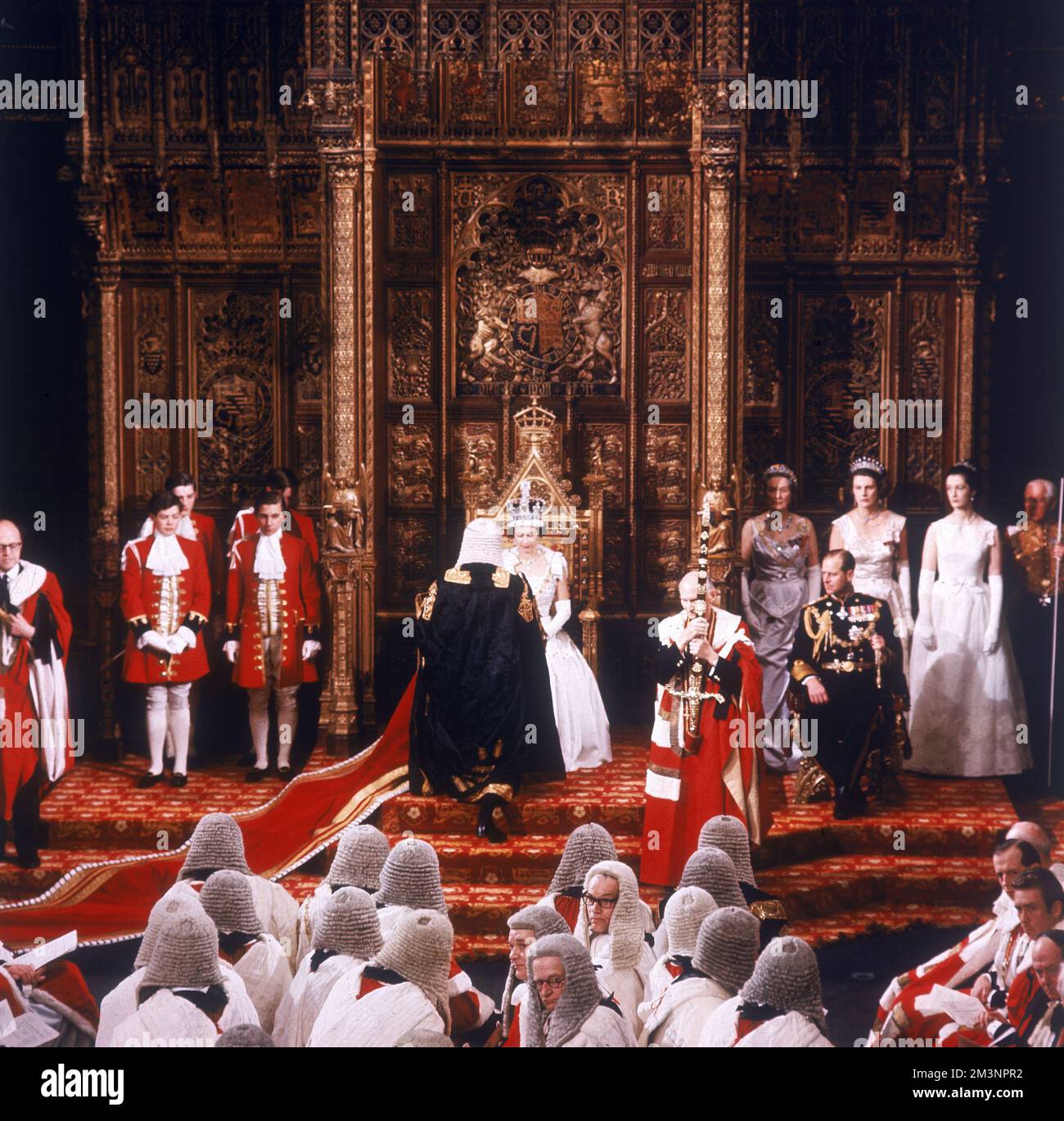 Queen elizabeth parliament crown hi-res stock photography and images ...