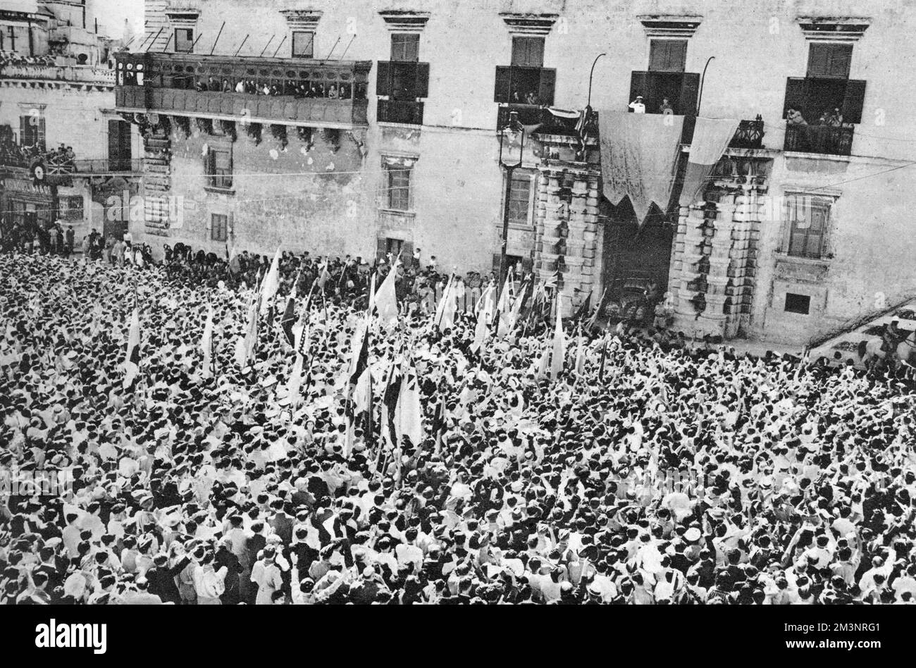 Maltese balcony Black and White Stock Photos & Images - Alamy