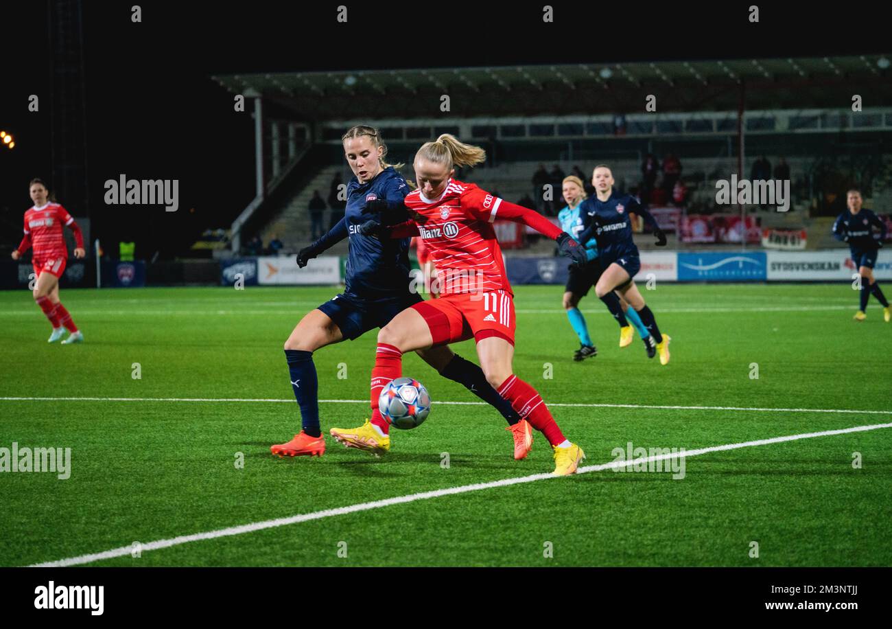 Malmoe, Sweden. 15th Dec, 2022. Lea Schüller (11) of Bayern Munich seen ...