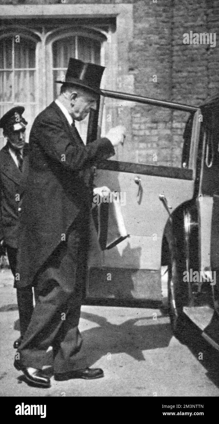 Lord Woolton, Lord President of the Council, outside St. James's Palace ...