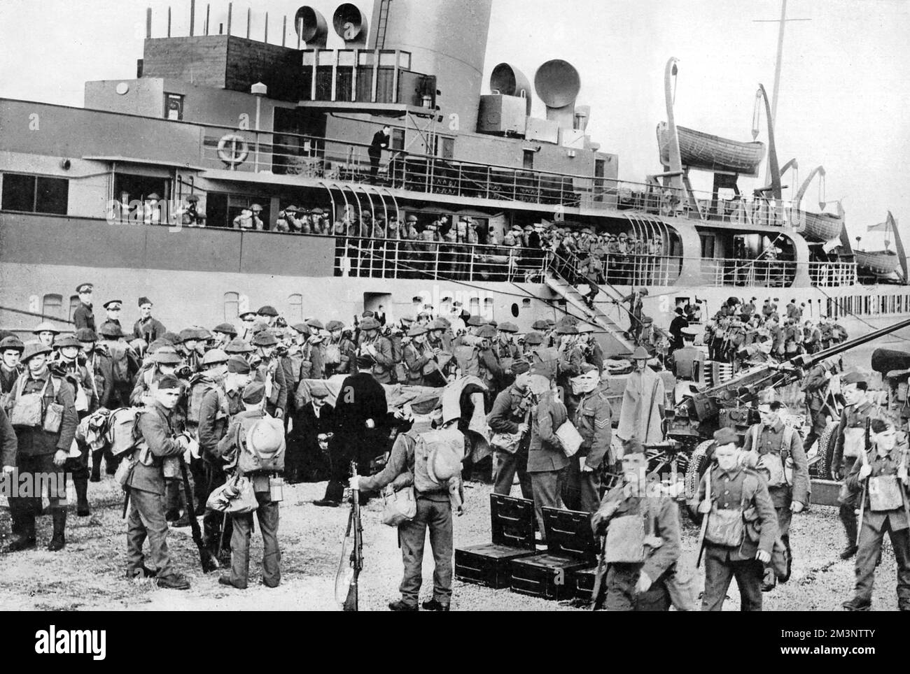 British Army lands in France, 1939 Stock Photo - Alamy