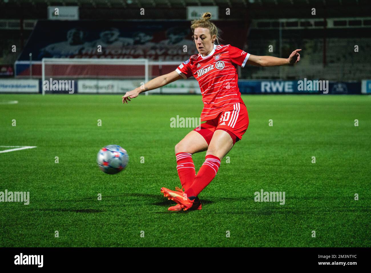 Malmoe, Sweden. 15th Dec, 2022. Carolin Simon (30) of Bayern Munich ...