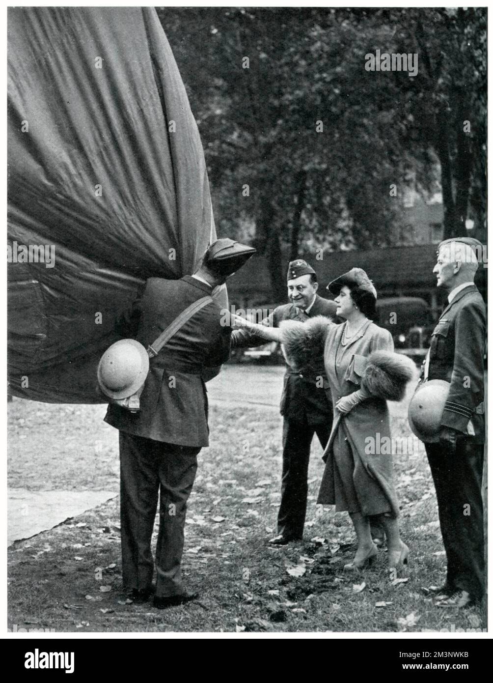 Queen elizabeth war Cut Out Stock Images & Pictures - Alamy