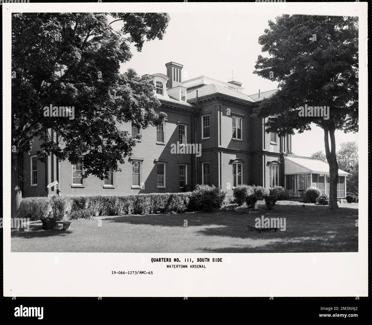 Military officers living quarters hi-res stock photography and images ...