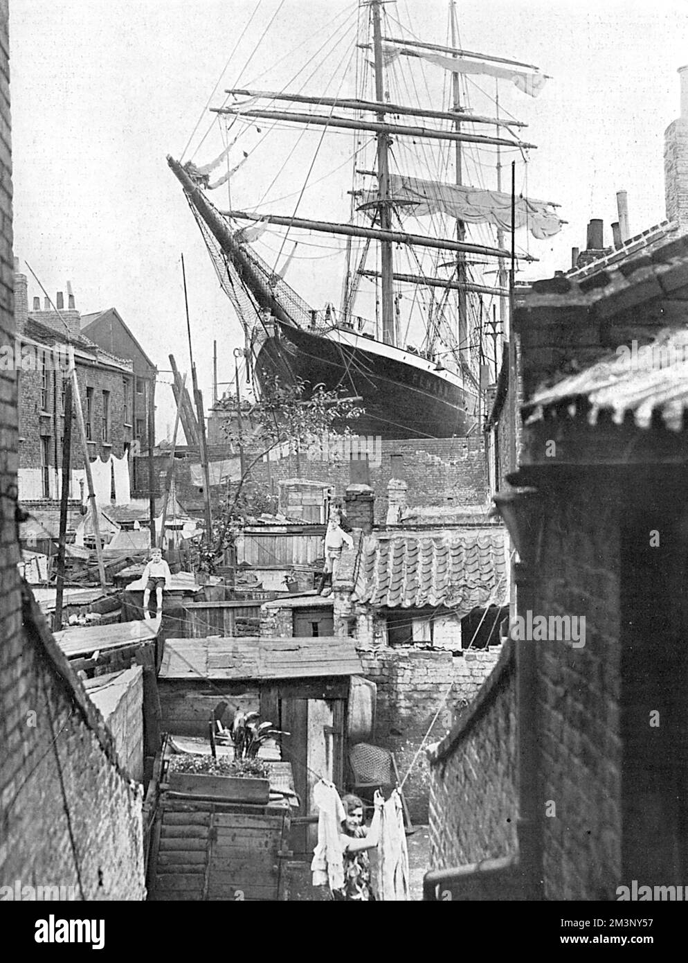 A windjammer looming over a London street Stock Photo - Alamy