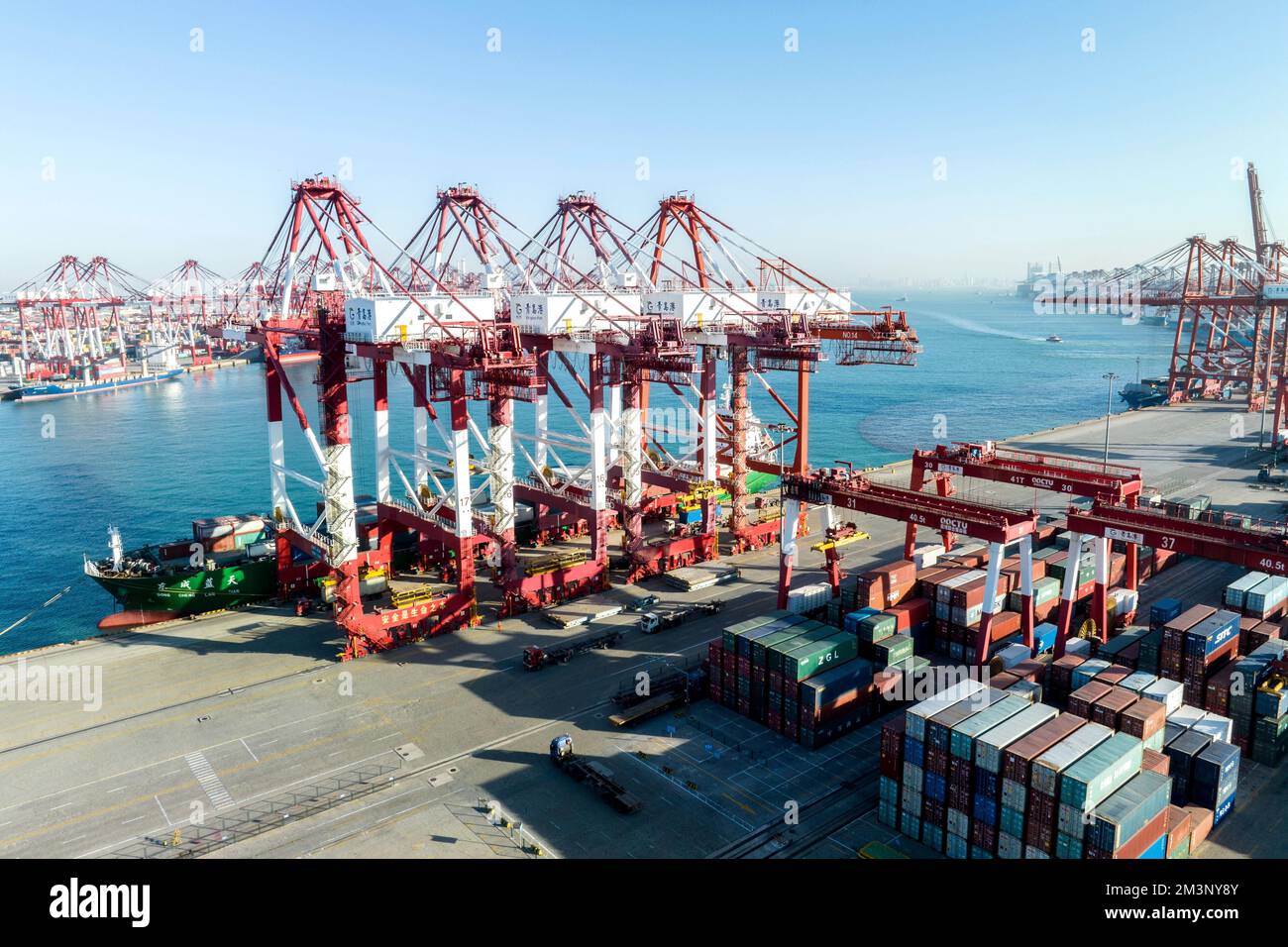 Aerial photo shows the busy scene at the container terminal of Qingdao ...